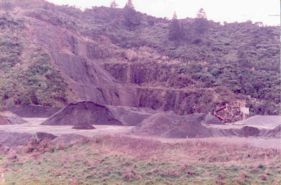 Winstone Ltd: 1983 Three Kings Quarry, Auckland - Fletcher Trust Archive