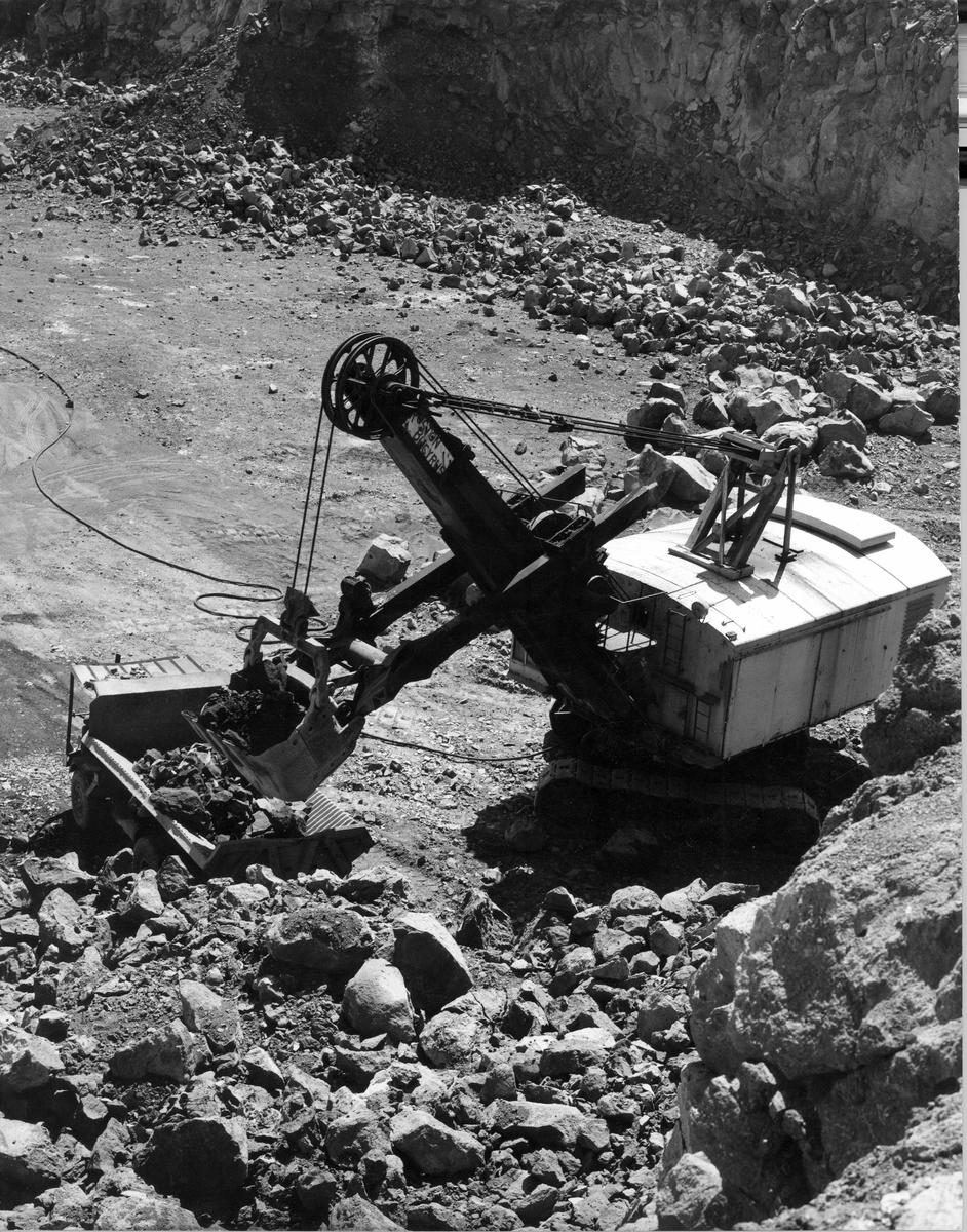Winstone Aggregates Ltd: 1972 Lunn Ave Quarry (LAQ), Mt Wellington ...
