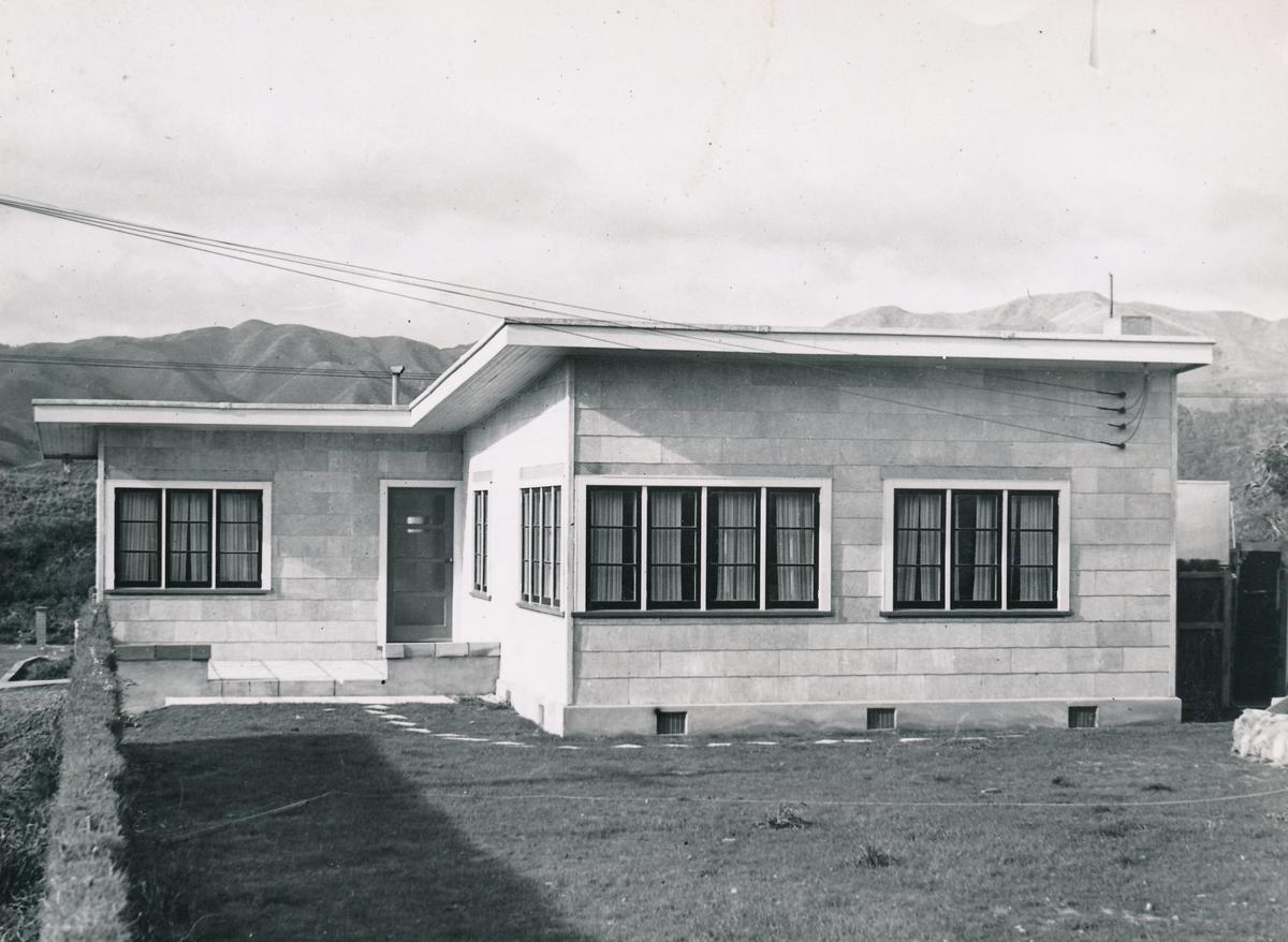 Durock Siding: 1959 Residential house - Fletcher Trust Archive