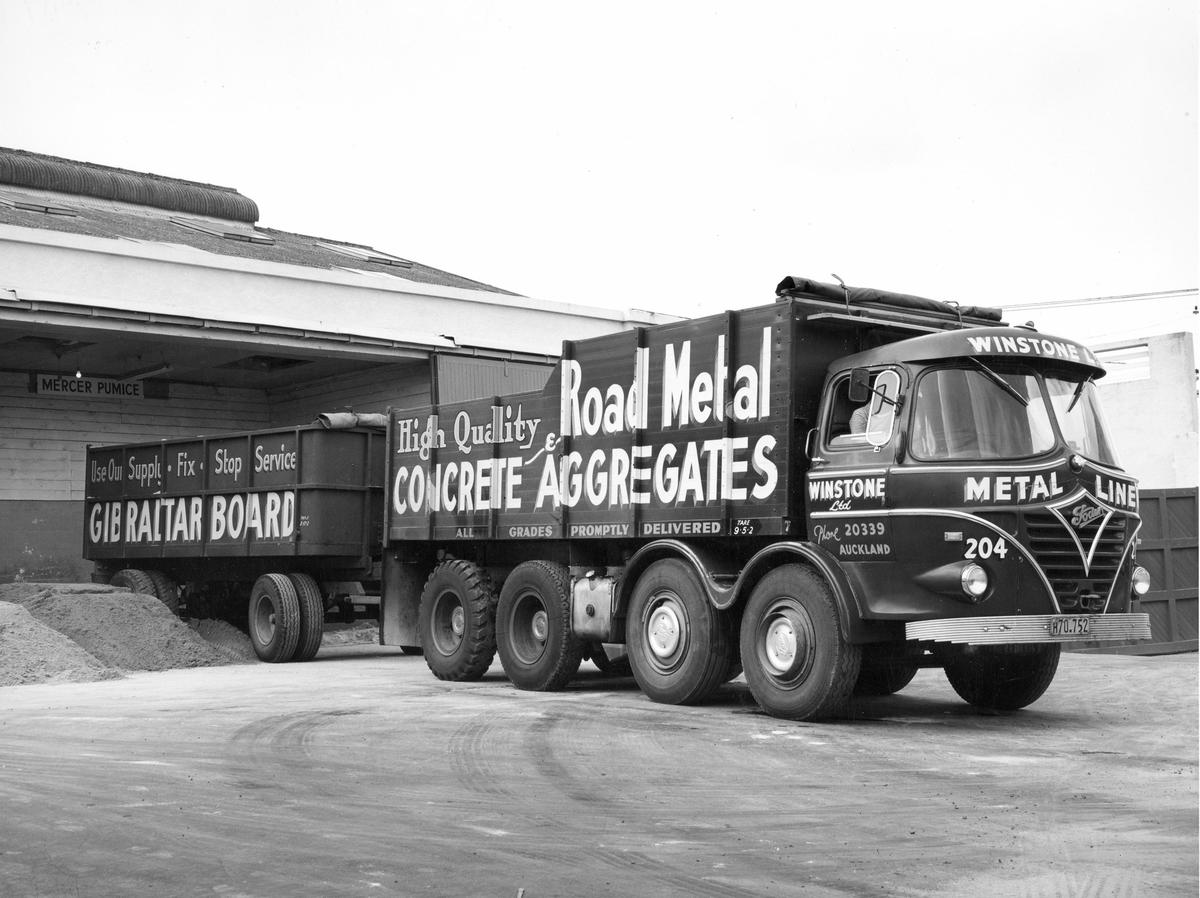 Winstone Aggregates Ltd: 1964 One of the 4x Foden metal liners which ...